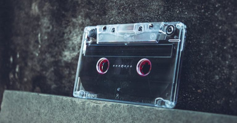Mixtape ou album : comprendre les distinctions essentielles